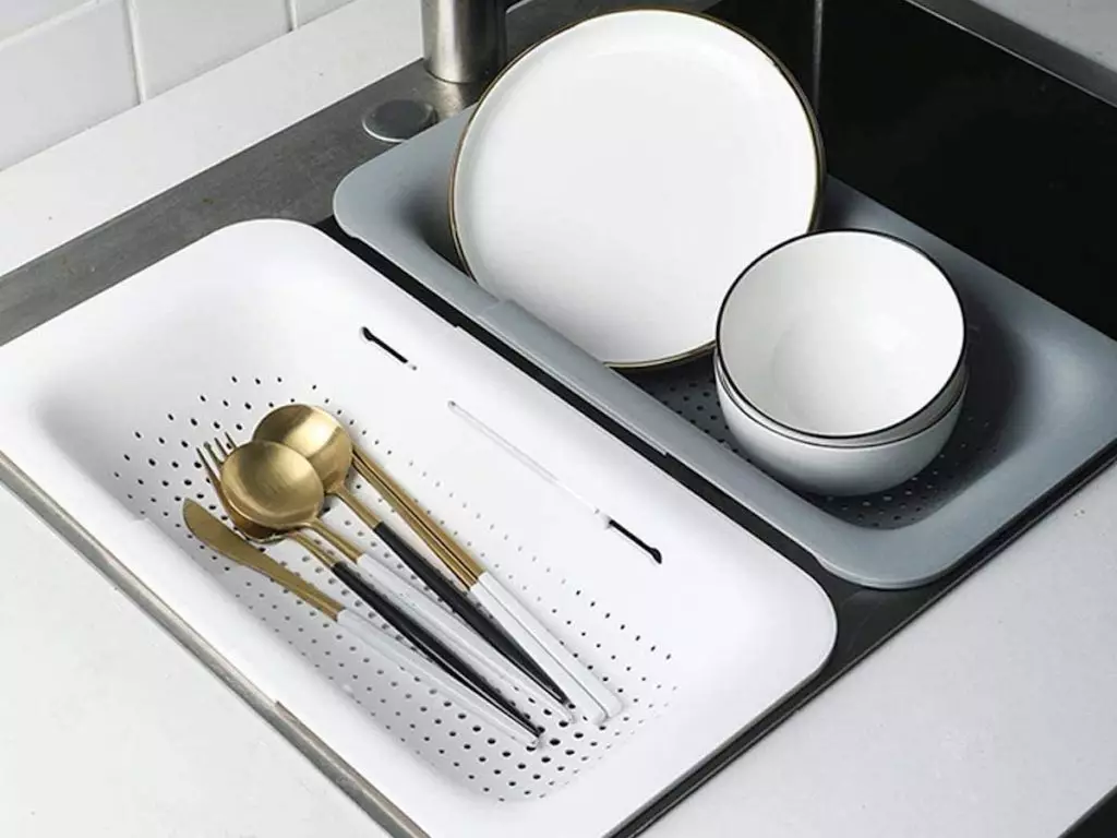 Chiếc Colander có thể mở rộng Genius này cho phép bạn rửa rau rảnh tay & theo phong cách