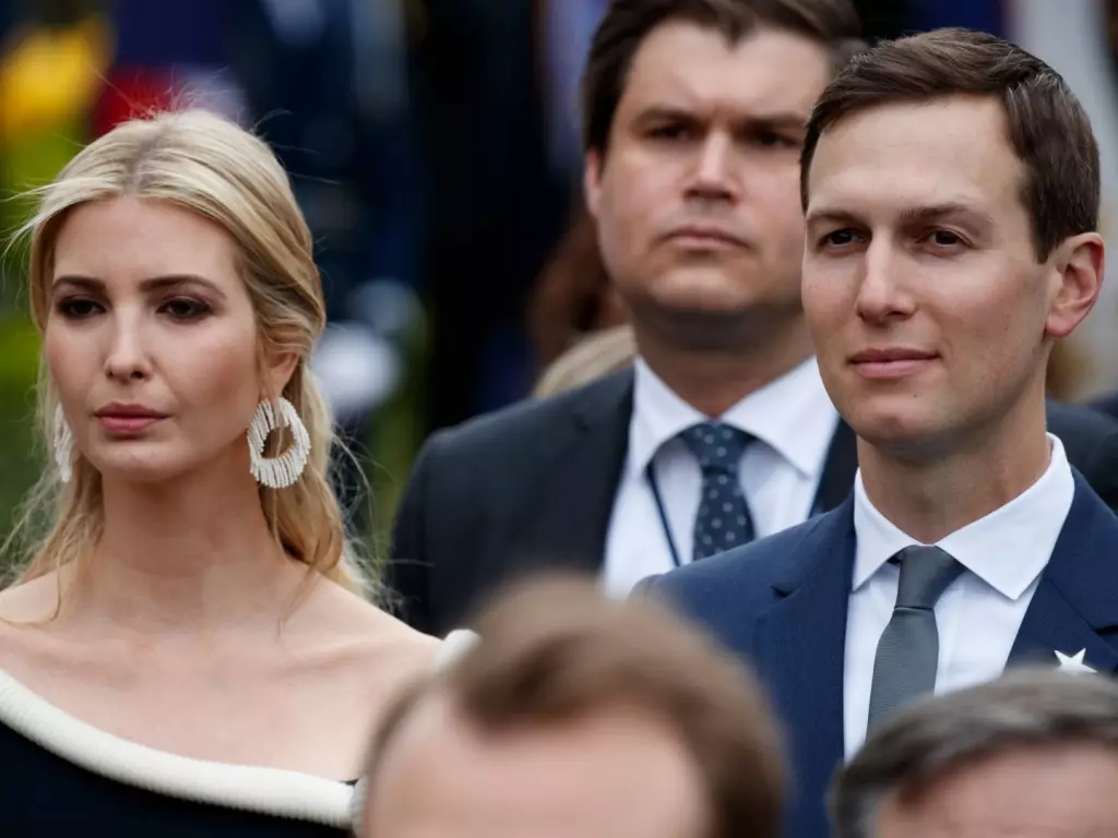 Gikataho nga Gisulayan ni Ivanka Trump nga I-crash ang Meeting ni Tatay Donald Trump sa Queen