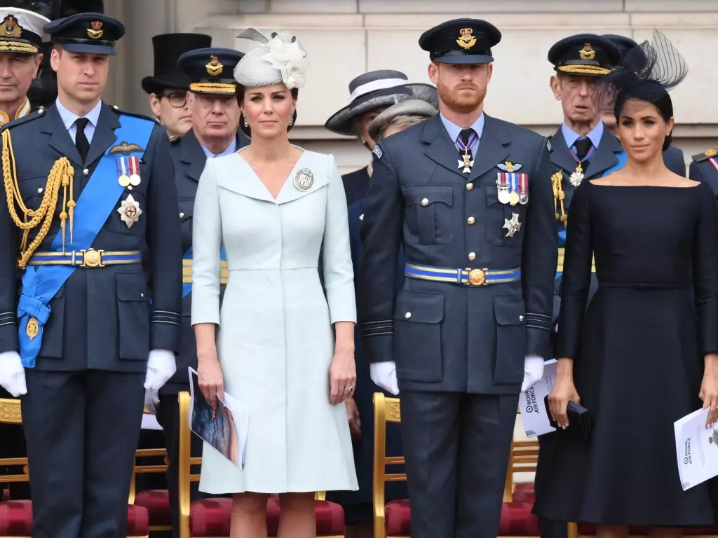 A disputa do príncipe Guillermo e o príncipe Harry está facendo que os amigos reais escollan bandos