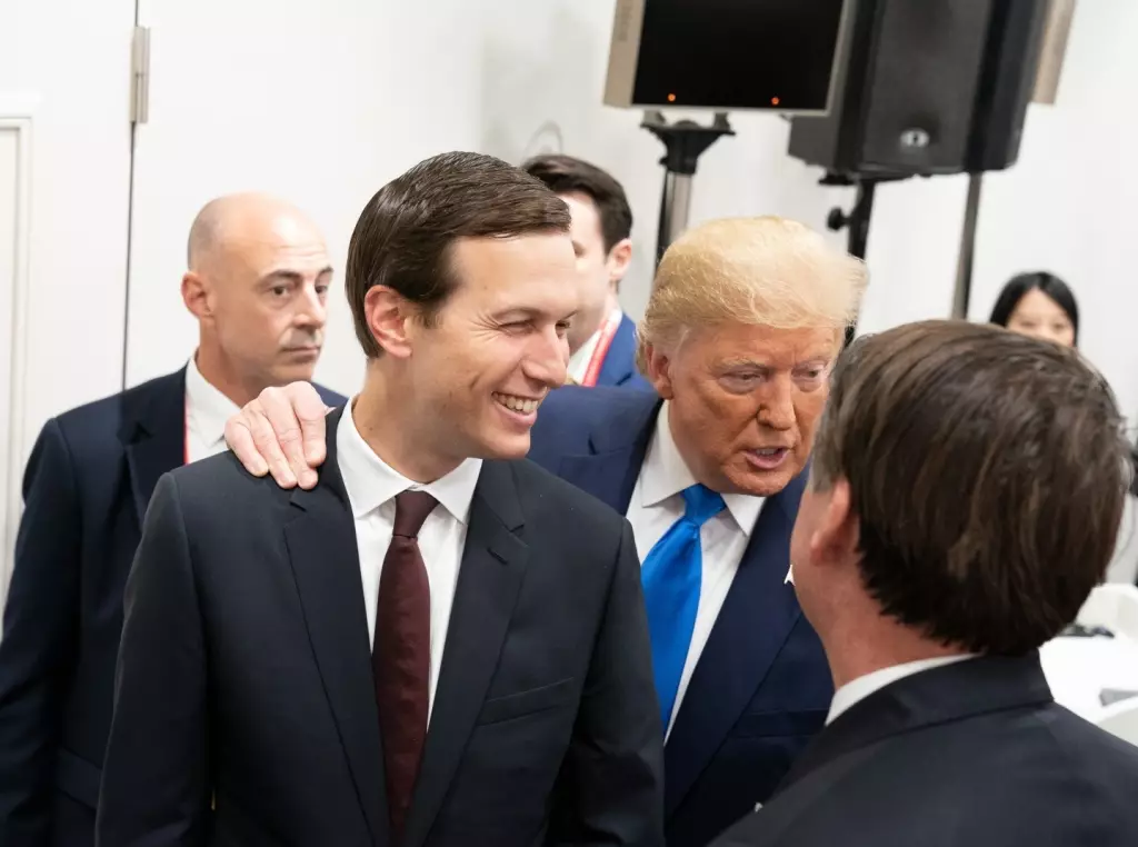 Jared Kushner slår svigerfar Donald Trump for bokpubliseringsavtale kan belaste familieforhold