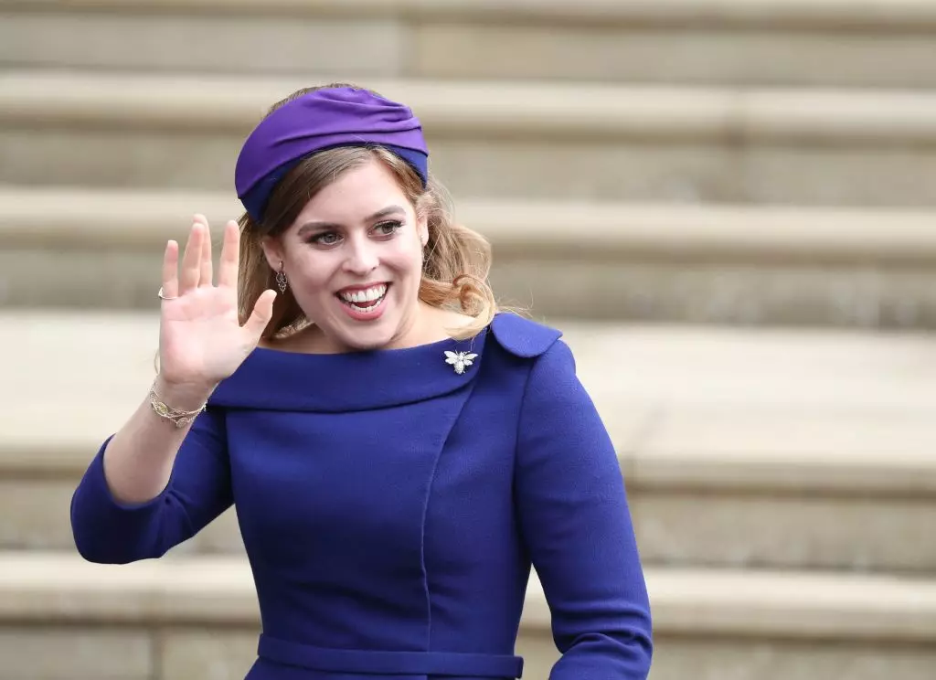 La princesse Beatrice partage un rare aperçu de sa nouvelle vie de belle-mère