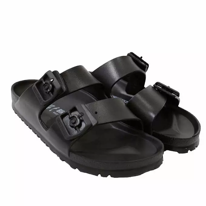 Li-Birkenstocks li khutletse setokong ho Costco - 'me li theotsoe haholo, ehlile 140272_2