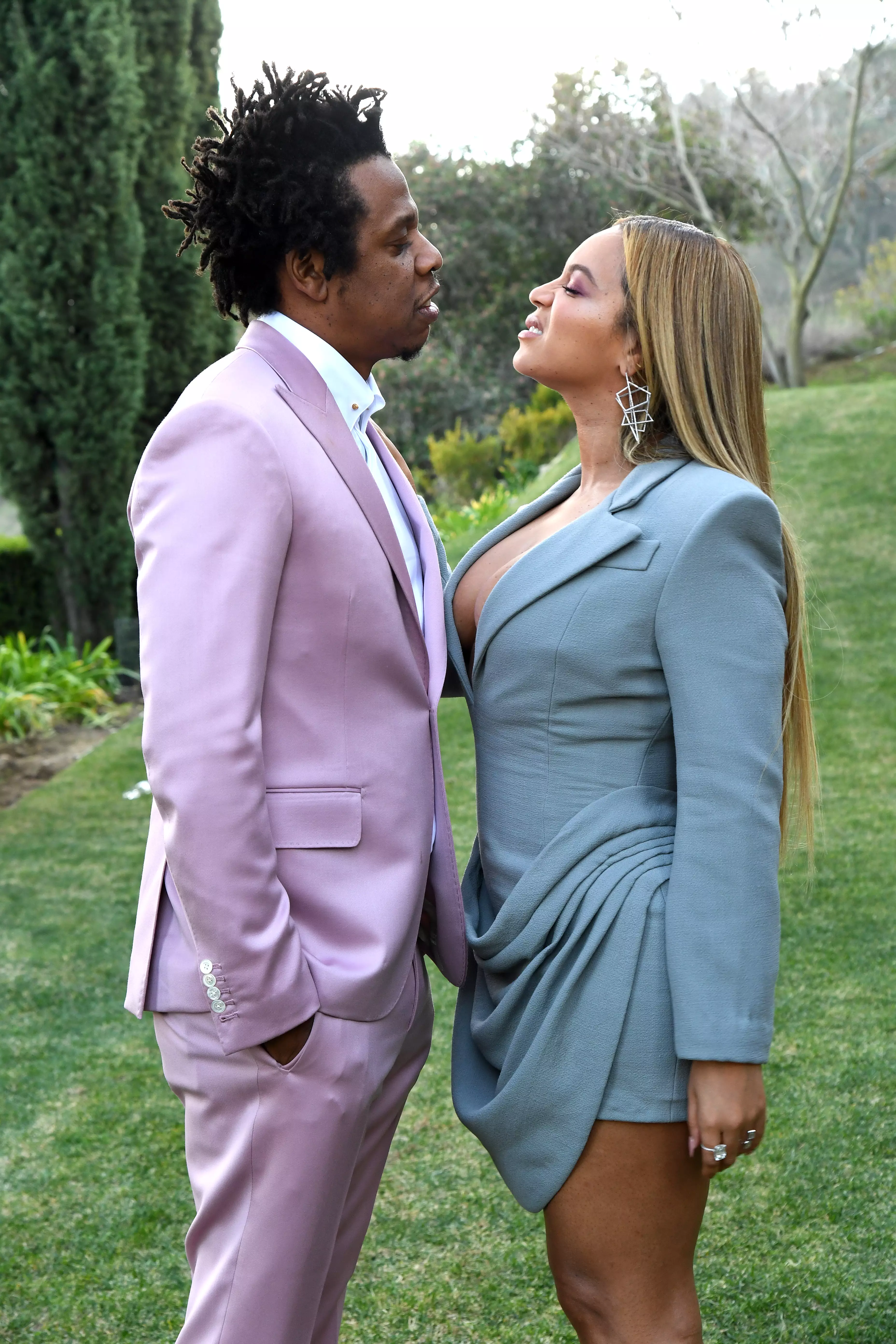 LOS ANGELES, CALIFORNIA - 25 JANUARI: (kiri-kanan) Jay-Z dan Beyoncé menghadiri 2020 Roc Nation THE BRUNCH pada 25 Januari 2020 di Los Angeles, California. (Foto oleh Kevin Mazur/Getty Images untuk Roc Nation)