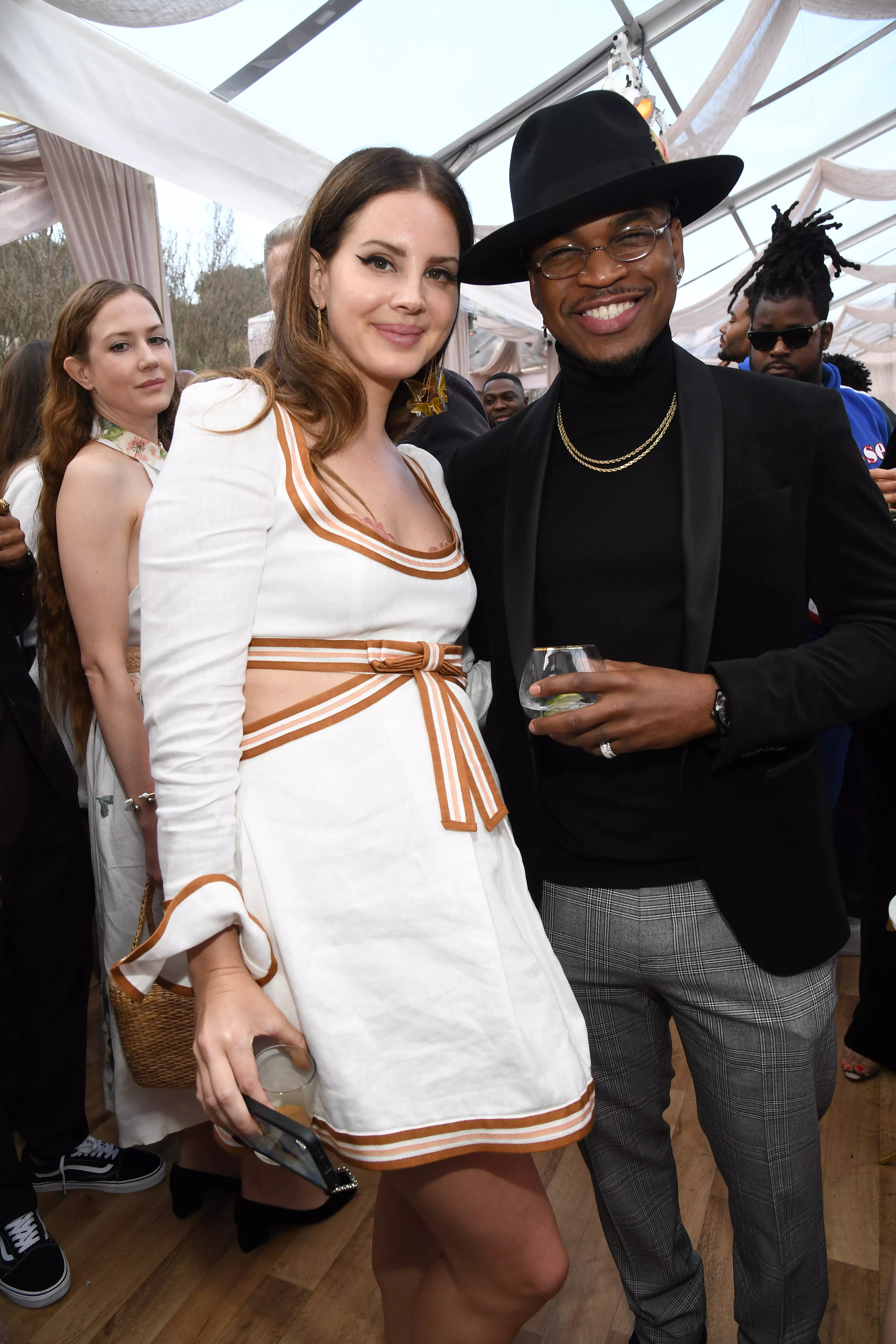 LOS ANGELES, CALIFORNIA - 25 JANUARI: (L-R) Lana Del Rey lan Ne-Yo rawuh ing 2020 Roc Nation THE BRUNCH tanggal 25 Januari 2020 ing Los Angeles, California. (Foto dening Kevin Mazur/Getty Images kanggo Roc Nation)