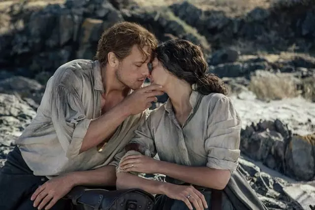 Caitriona Balfe și Sam Heughan în „Outlander”