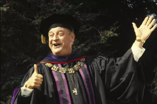 Rodney Dangerfield ua si Thornton Melon hauv Back to School