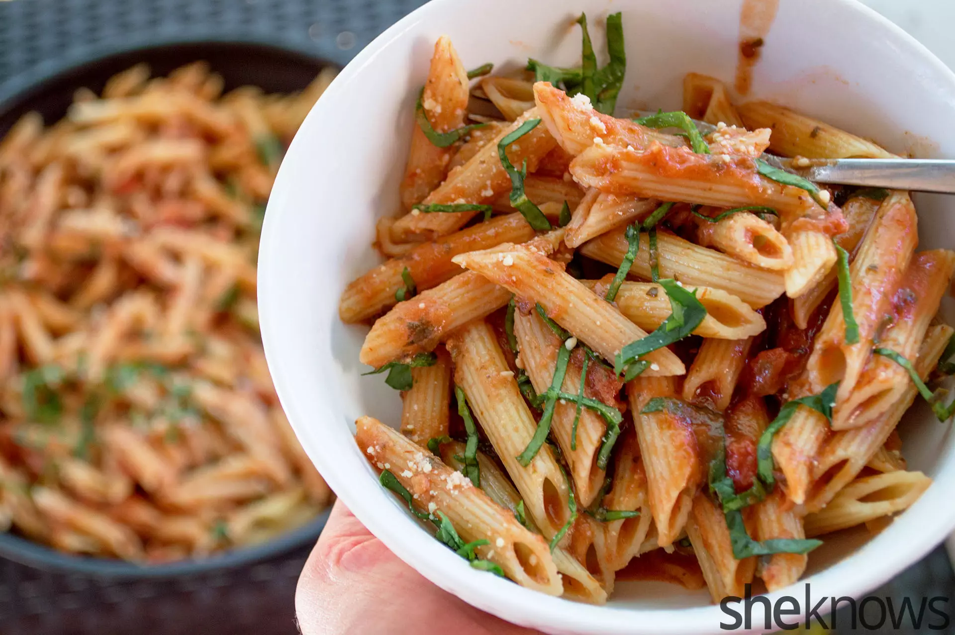 Pasta tanpa godhok tegese penne arrabbiata dadi luwih gampang - sampeyan mung duwe 1 pot kanggo ngumbah 167887_1