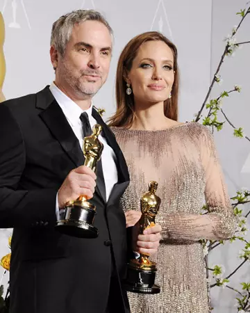 Alfonso Cuaron og Angelina Jolie | Sheknows.com