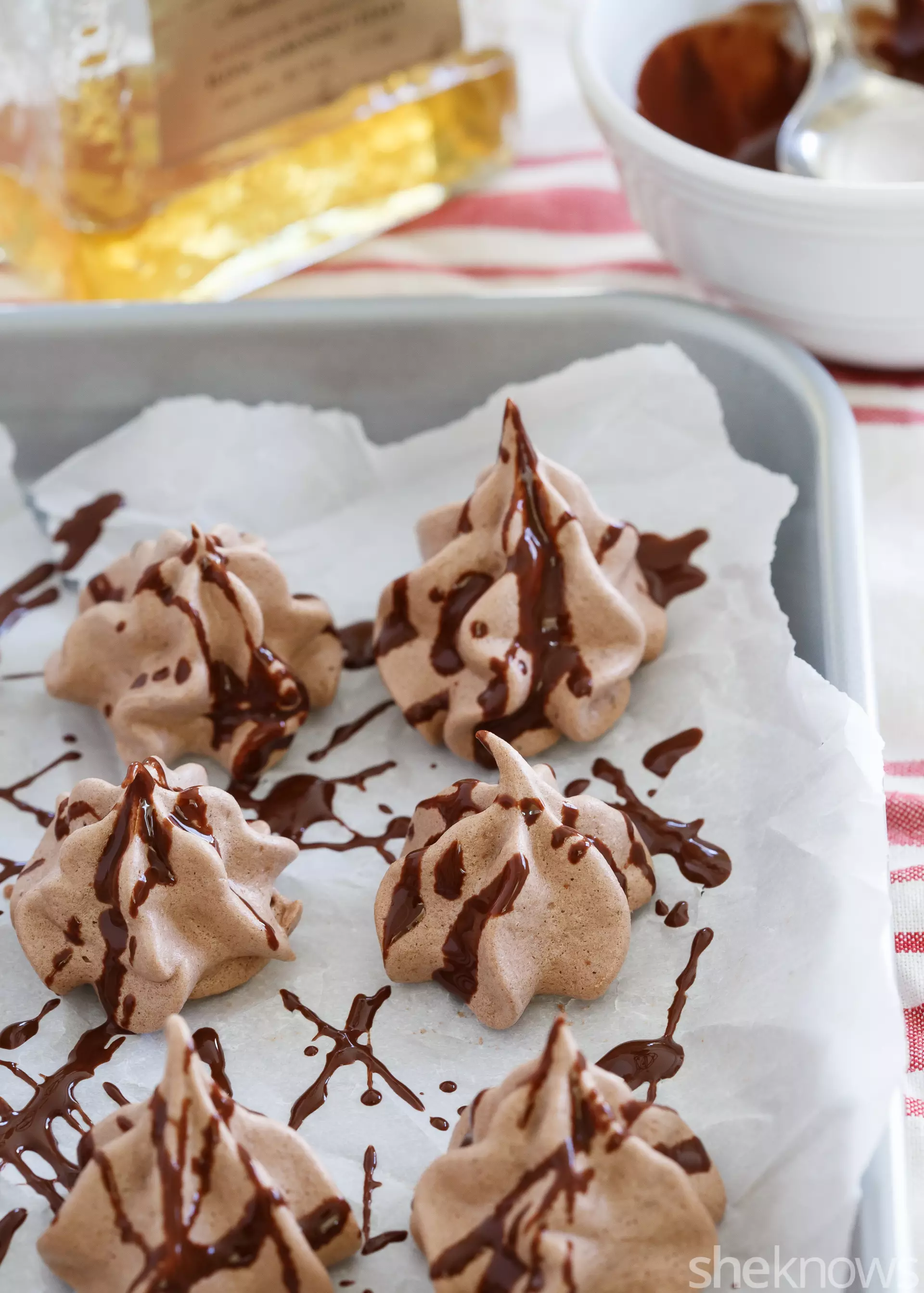 Chocolate meringue kisses nrog amaretto drizzle