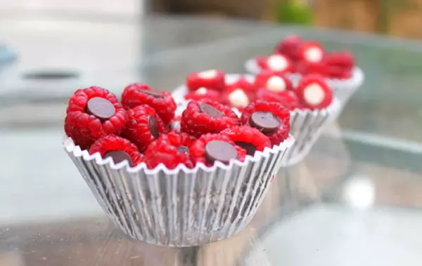 Chocolade chips gevuld yn frambozen