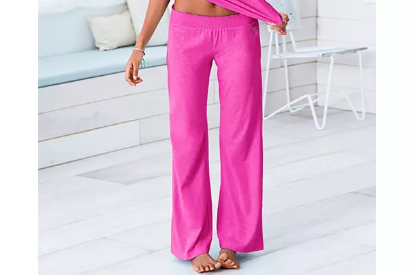 Pink jammies daga Victoria Secret | Sheknows.ca