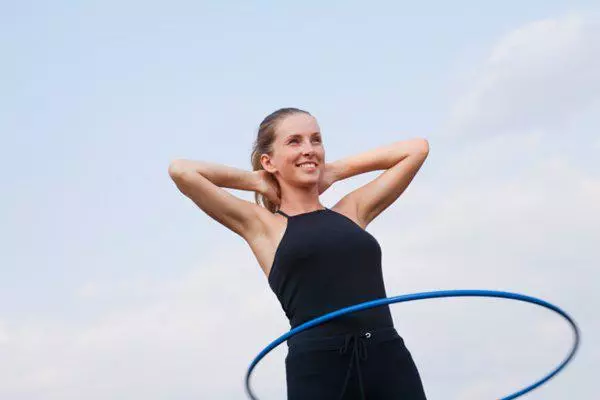 mkazi hula hooping