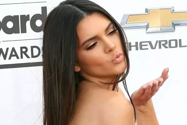 Kendall Jenner udeřila nervy na Billboard Awards