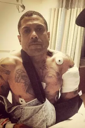 Rapper Benzino está se recuperando após ser baleado a caminho do funeral de sua mãe