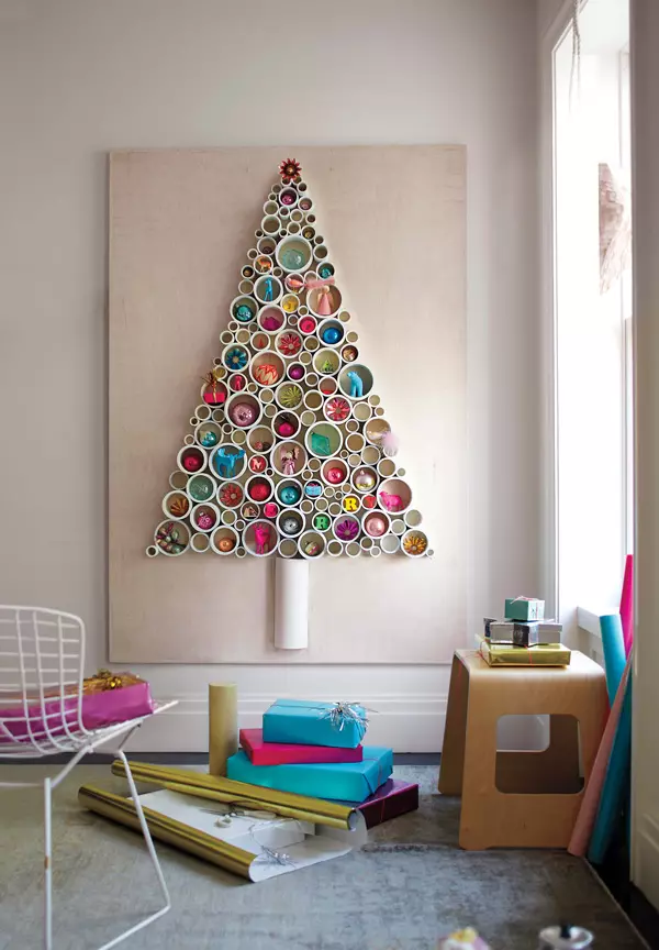 PVC Christmas tree wall art nataon'i Martha Stewart