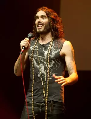 an bhfuil sé beartaithe ag Russell Brand a mholadh do Jemima Khan?