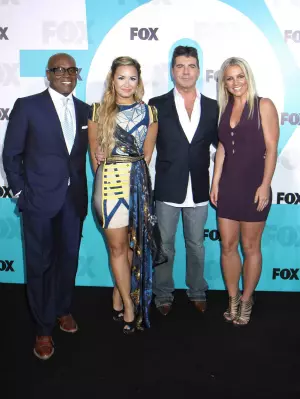 I-X Factor amajaji u-L.A. Reid, u-Demi Lovato, u-Simon Cowell, no-Britney Spears