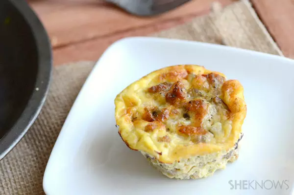 Indibidwal nga uhong, sausage ug Swiss quiche