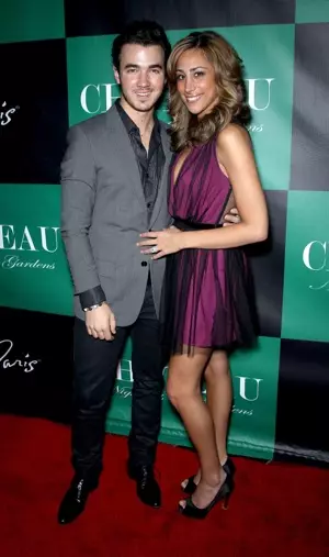 Kevin Jonas และ Danielle Jonas