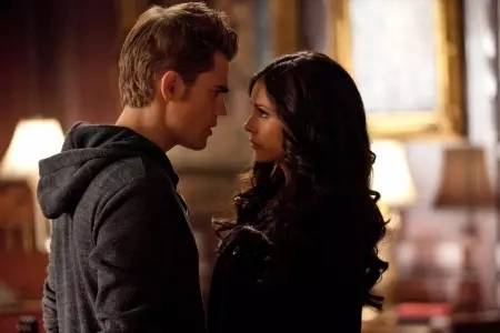 Stefan e Katherine enredan!