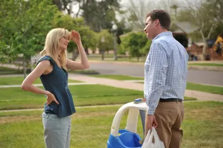 Laura Dern och Will Ferrell i Everything Must Go