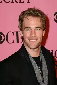 UJames Van Der Beek