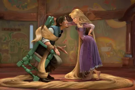 Tangled ulduzları Zak Levi və Mendi Mur