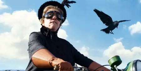 Nanny McPhee Returns starring Emma Thompson u l-ħabib żgħir tagħha