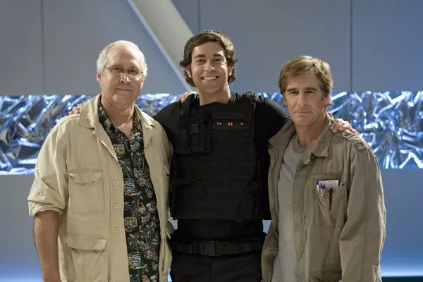 Chevy Chase, Zach Levi ary Scott Bakula ao amin'ny Chuck