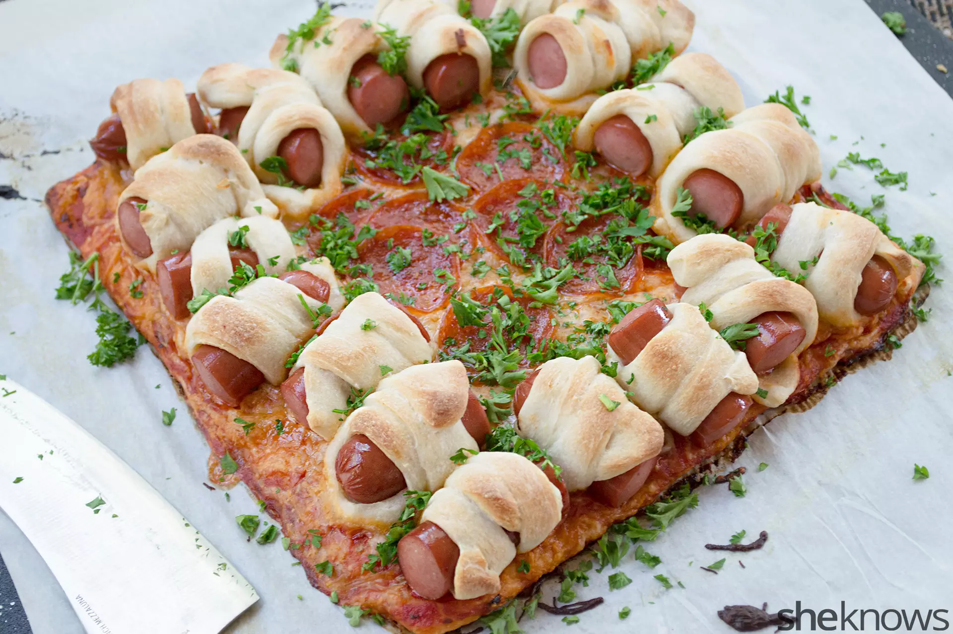 Voici comment faire la nouvelle pizza à croûte farcie de hot-dogs de Pizza Hut à la maison 265638_4