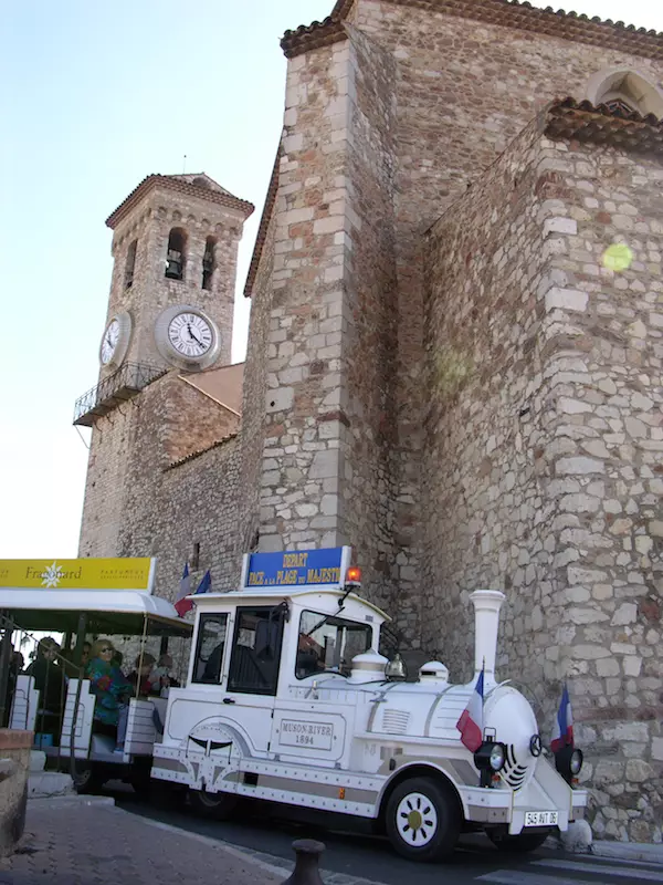 Treoir na Mam do Cannes: Le Petit Train