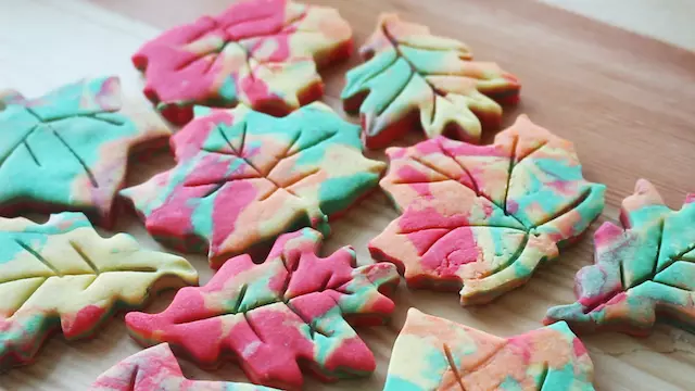 Mellores manualidades de outono para nenos: Shortbread de follas de outono