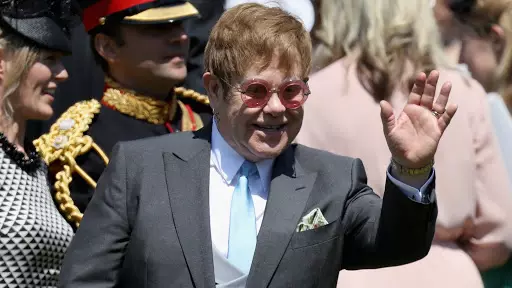 Elton John na agbamakwụkwọ eze