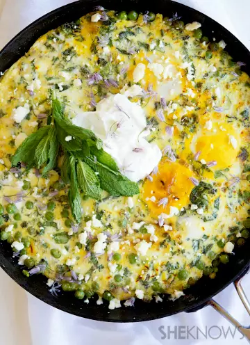 Frittata đậu tươi và sữa chua Hy Lạp