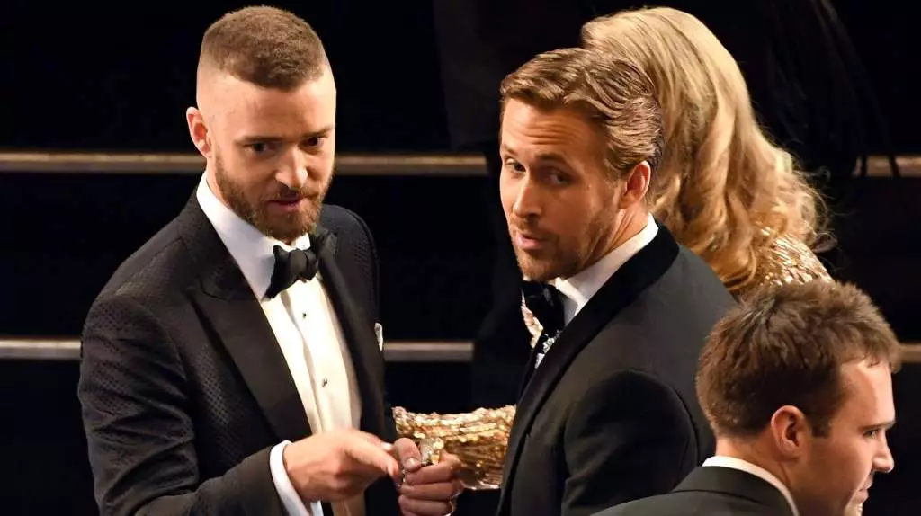 Bekuyizikhathi ezingezinhle kuRyan Gosling noJustin Timberlake, ababelane 'nge-hug' kuma-Oscars