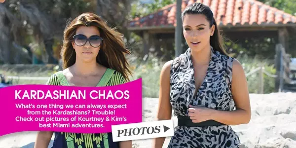 standardo de Kim kaj Kourtney Kardashian