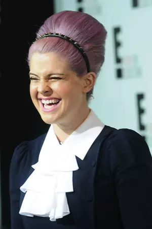 Kelly Osbourne di depan media