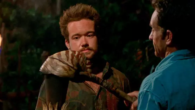 Zeke Smith memilih Survivor: Millennials Vs. Gen-X