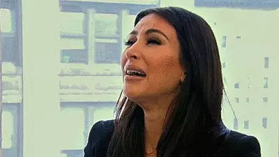 Kim Kardashian çirkin ağlayır