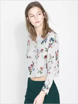 mooie blouse met bloemenprint voor een peervorm