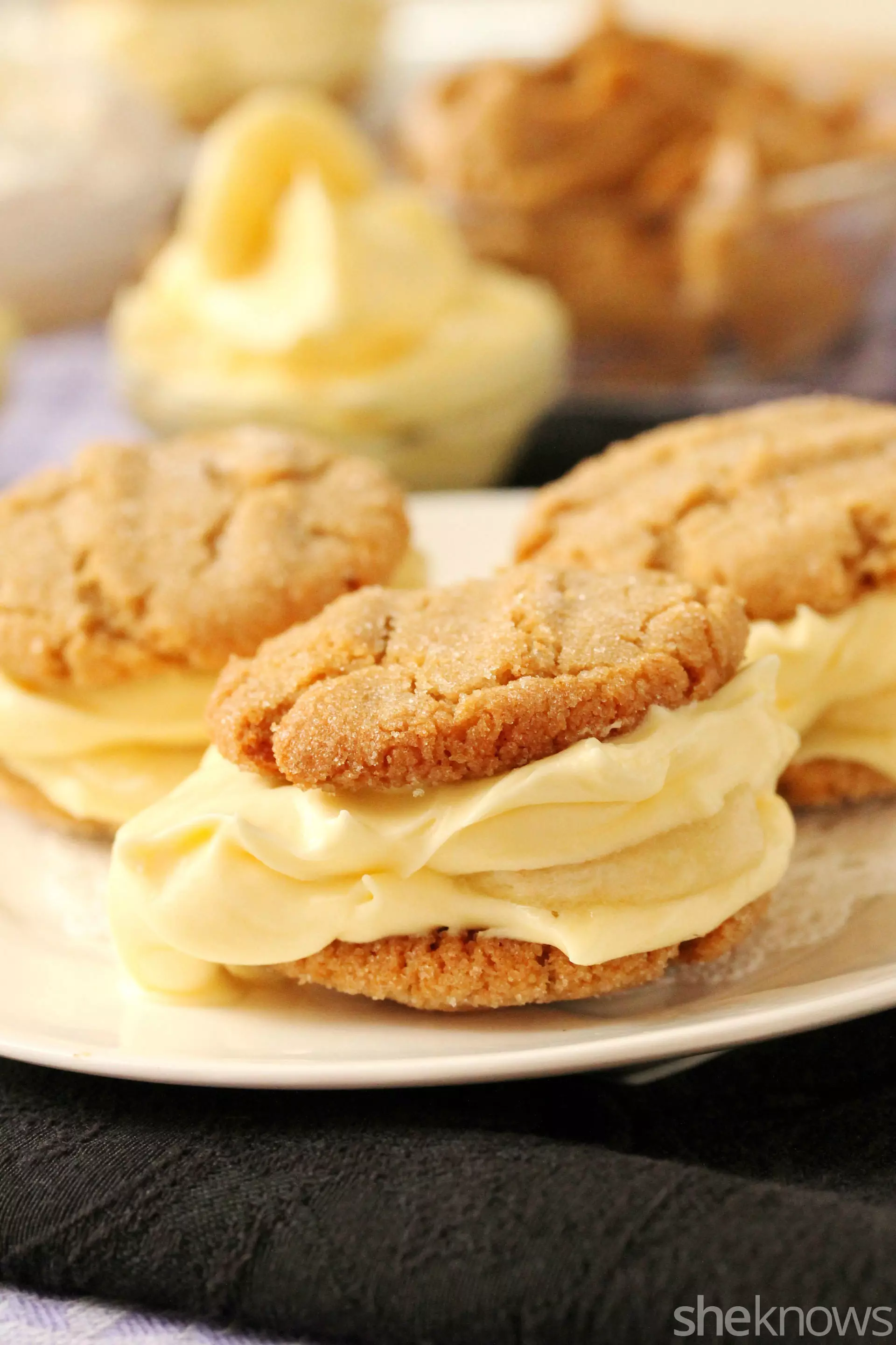 banana-cream-sandwich-cookies