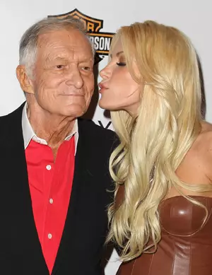 Hugh Hefner naCrystal Harris