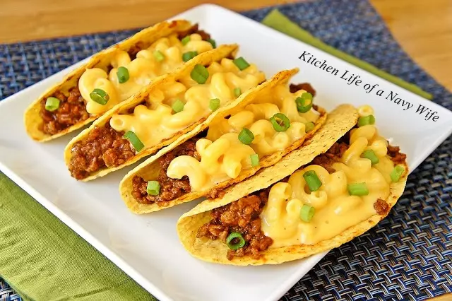 Velveeta mac ve peynirli tacos