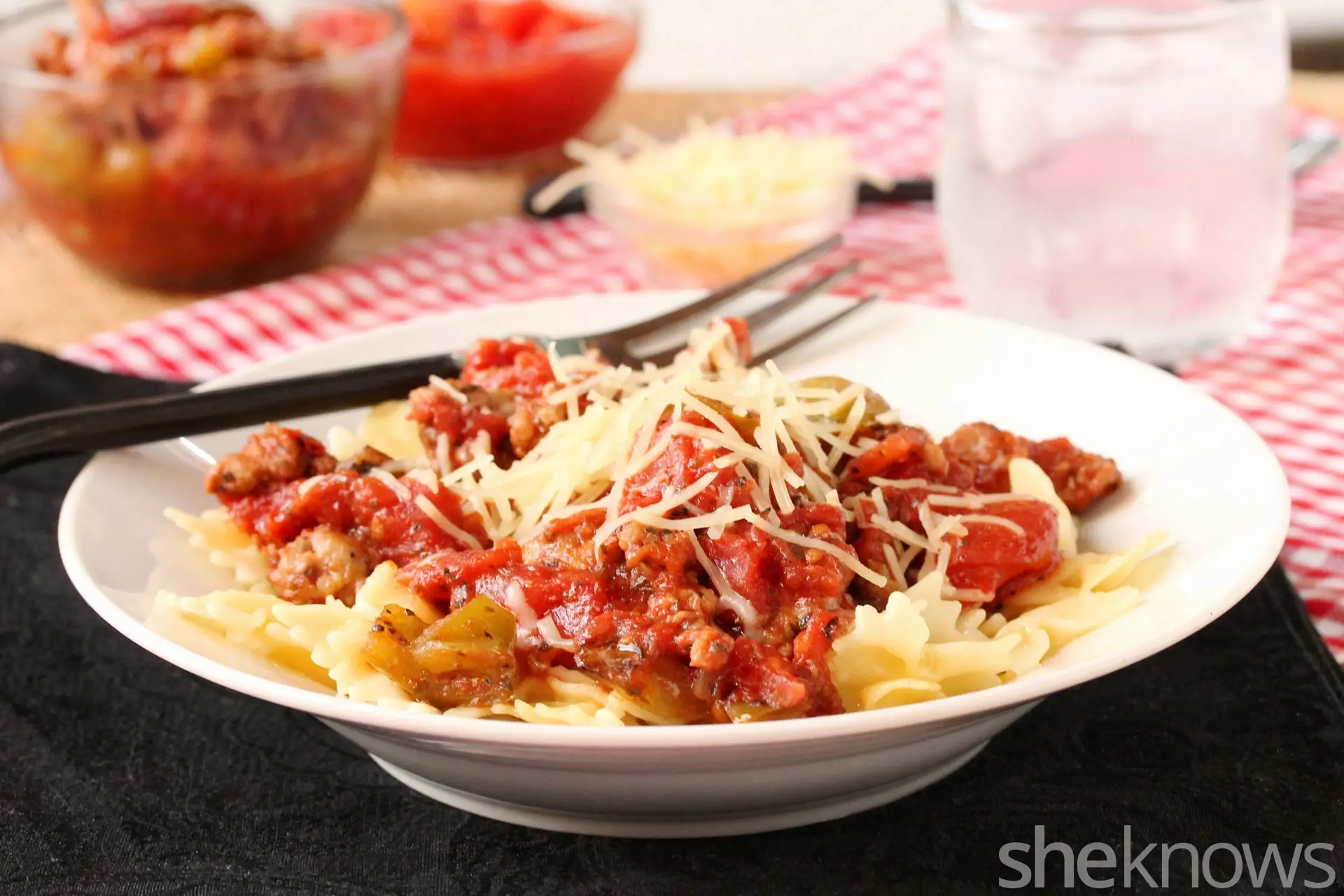 tomato-pasta-sauce-uban-sausage