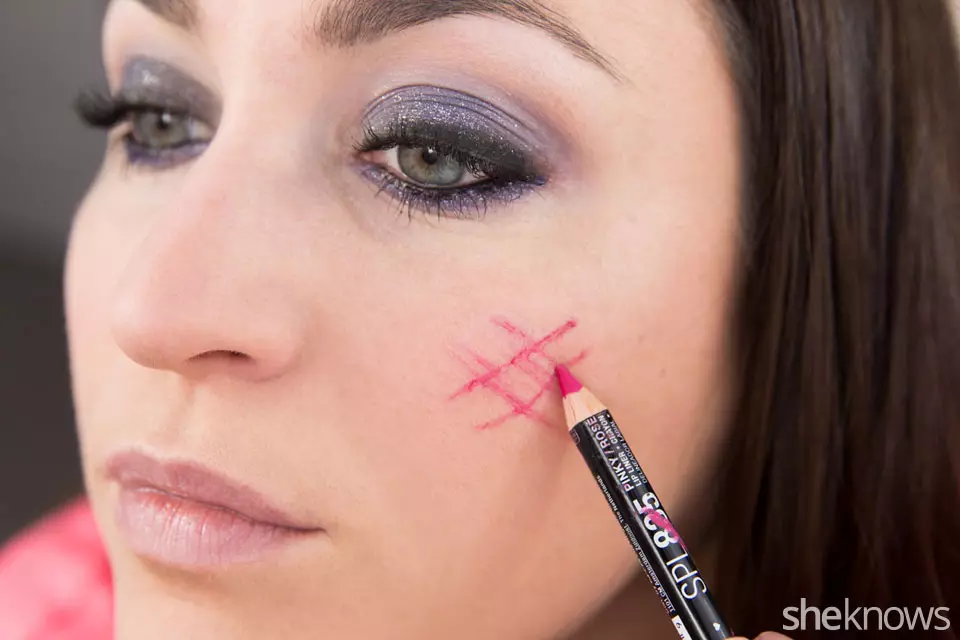 nejrychlejší glam party make-up tutoriál: Krok 11