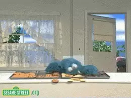 cookie quái vật gif