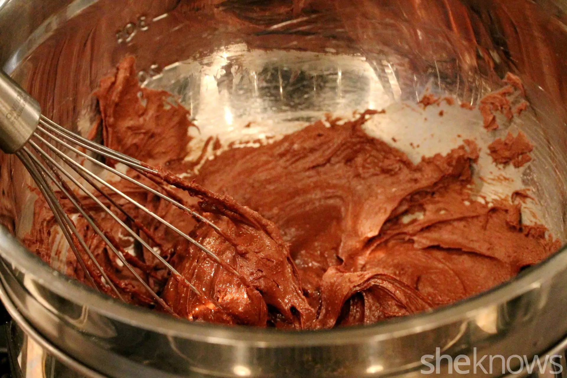 разбъркайте шоколад в купа