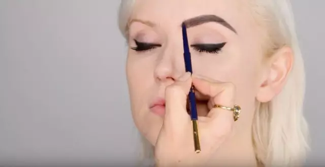 Tutorial riasan Elizabeth Taylor