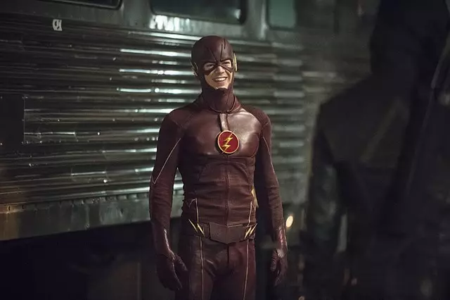 Стрілка проти кросовера Flash