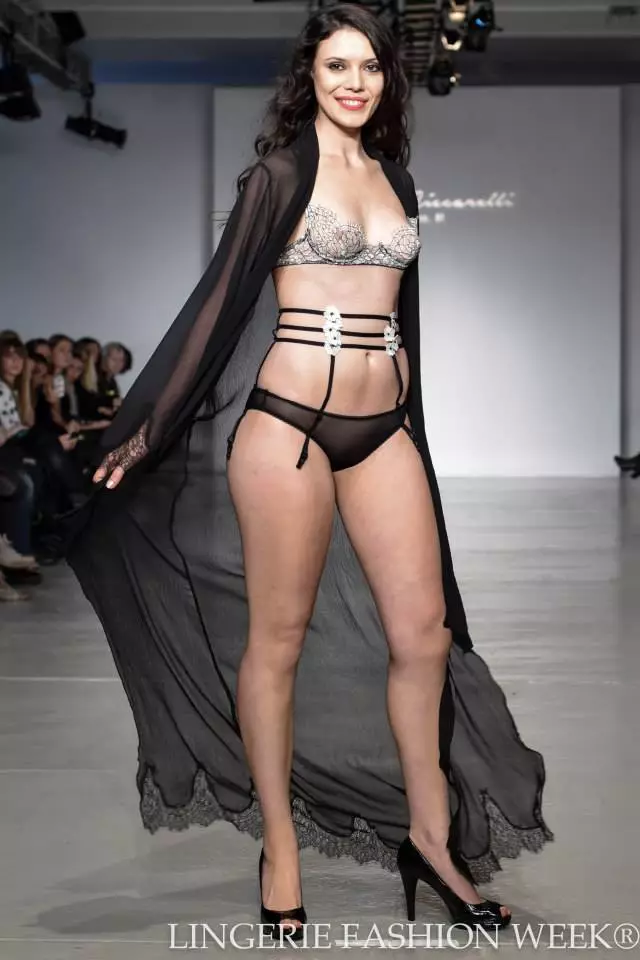 Lingerie Fashion Week Modél 3